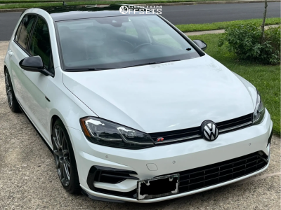 2019 Volkswagen Golf R with 18x8.5 45 Neuspeed Rse11r and 235/40R18 ...
