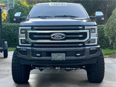 2020 Ford F-250 Super Duty with 22x12 -44 TIS 544MB and 37/13.5R22 ...