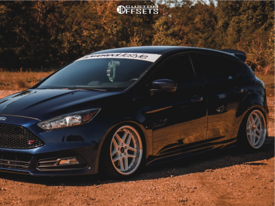 2017 Ford Focus with 18x9.5 35 ESR Cs15 and 215/40R18 Kumho Ecsta Pa51 ...