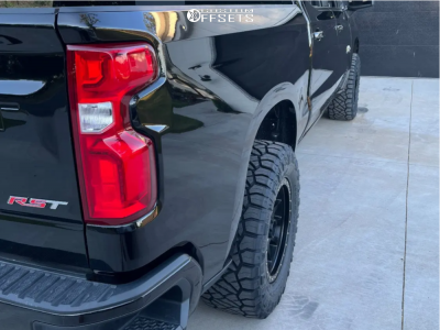 2020 Chevrolet Silverado 1500 with 18x9 -12 Method Mr305 and 33/12.5R18 ...