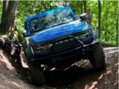 2022 Ford Bronco with 18x9 0 Icon Alloys Rebound and 37/13.5R18 Mickey ...