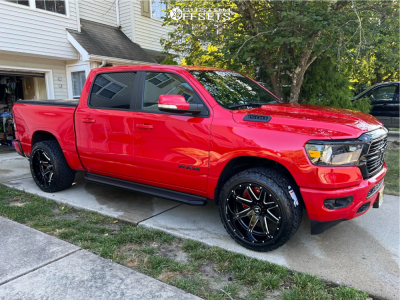 2020 Ram 1500 with 22x12 -44 Hostile Alpha and 33/12.5R22 Venom Power ...