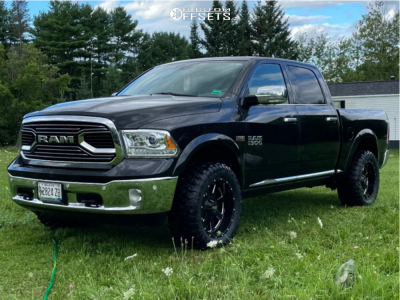 2017 Ram 1500 with 20x10 -24 Moto Metal Mo962 and 33/12.5R20 Ironman ...