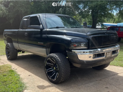 1999 Dodge Ram 2500 with 22x12 -44 American Truxx Boom and 33/12.5R22 ...