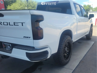 2022 Chevrolet Silverado 1500 with 20x9 20 Fuel Sledge and 275/65R20 ...