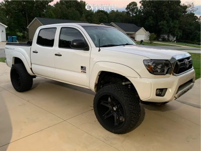 2013 Toyota Tacoma with 22x12 -51 Vision Razor and 305/40R22 Venom ...