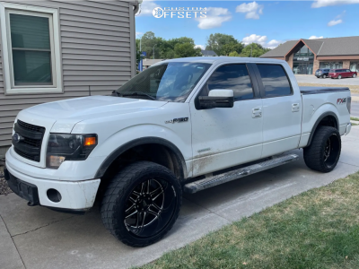 2013 Ford F-150 with 22x12 -44 Moto Metal Mo992 and 33/12.5R22 Road One ...