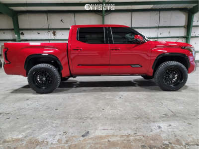 2022 Toyota Tundra with 22x12 -44 Hostile Reaper and 35/12.5R22 Fury ...