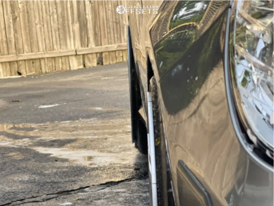 2013 Mercedes-Benz E350 with 20x9 32 Verde Parallax and 225/35R20 ...