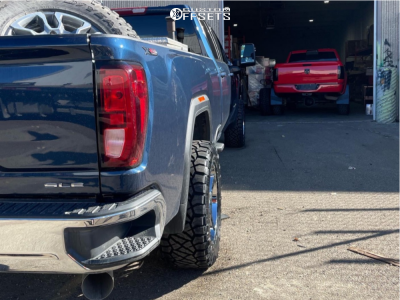 2022 GMC Sierra 2500 HD with 20x10 -19 TIS 547C and 305/55R20 Nitto ...