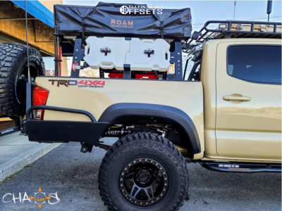 2017 Toyota Tacoma with 17x9 -44 Method Mr106 and 315/70R17 Cooper ...