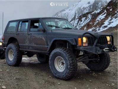 1992 Jeep Cherokee with 15x7 -6 American Racing Outlaw and 35/12.5R15 ...