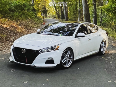 2019 Nissan Altima with 19x10.5 45 Ferrada Cm1 and 245/45R19 ...