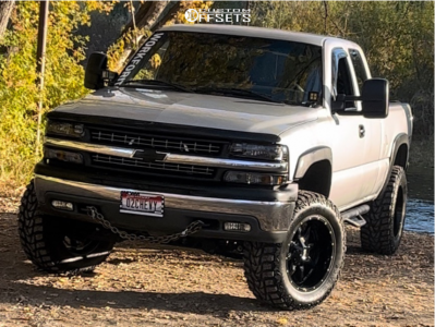 2002 Chevrolet Silverado 1500 with 20x10 -24 Moto Metal Mo970 and 35/12 ...