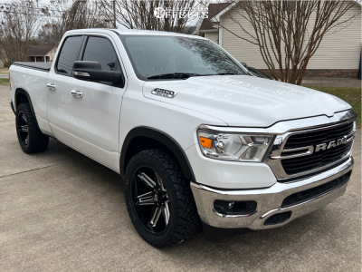 2019 Ram 1500 with 22x10 -19 Vision Razor and 33/12.5R22 Venom Power ...