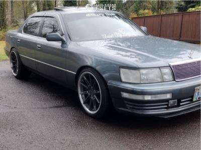 1991 Lexus LS400 with 19x9.5 40 Ferrada Cm2 and 235/40R19 Vercelli ...