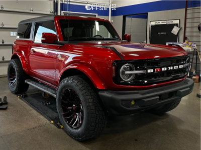 2022 Ford Bronco with 20x10 -19 TIS 554bmr and 35/12.5R20 Nitto Terra ...