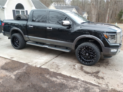2020 Nissan Titan with 22x12 -44 TIS 544bm and 33/13.5R22 Venom Power ...