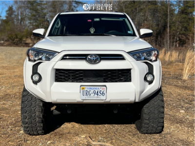 2020 Toyota 4Runner with 20x10 -18 Moto Metal Mo970 and 35/12.5R20 ...