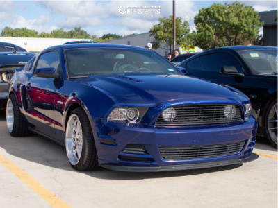 2013 Ford Mustang with 18x9.5 35 ESR Cs15 and 255/35R18 Achilles ATR ...