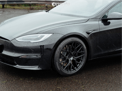 2022 Tesla S with 20x9 30 Aodhan Aff9 and 255/35R20 Michelin Pilot ...