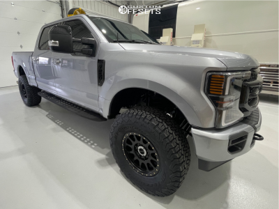 2022 Ford F-250 Super Duty with 18x9 18 Method MR305 and 37/13.5R18 ...