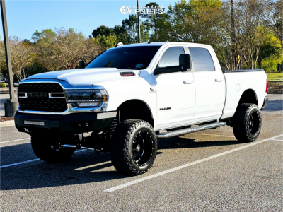2022 Ram 2500 with 20x12 -44 Moto Metal 962 and 35/12.5R20 General ...