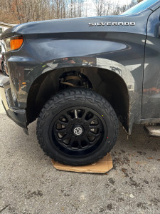 2022 Chevrolet Silverado 1500 with 20x10 -24 Anthem Off-Road ...