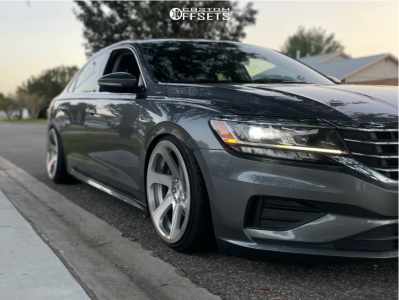 2020 Volkswagen Passat with 19x10 35 3SDM 0.06 and 225/35R19 Venom ...