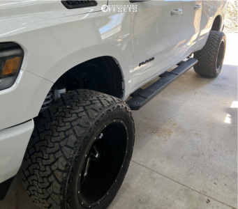 2021 Ram 1500 with 22x14 -76 Vision Spyder and 35/15.5R22 Venom Power Terra Hunter X/t and ...