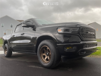 2020 Ram 1500 with 18x9 -12 Fuel Shok and 275/70R18 Michelin Defender ...