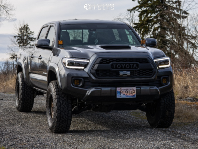2022 Toyota Tacoma with 17x9 -12 Fuel Block and 285/70R17 Toyo Tires ...