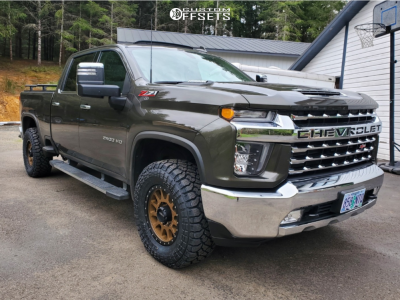 2023 Chevrolet Silverado 2500 HD with 18x9 18 Method Mr305 and 35/12.5R18 Kenda Klever R/T and ...
