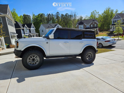 2023 Ford Bronco with 18x9 18 Method Mr316 and 285/75R18 Yokohama ...