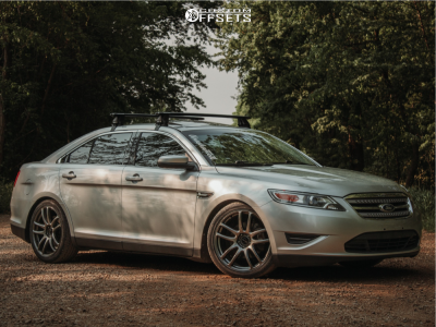2012 Ford Taurus | Custom Offsets