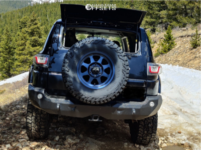 2014 Toyota FJ Cruiser with 17x8.5 0 Method Mr701 and 295/70R17 Mickey ...