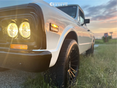 1971 Chevrolet C20 Pickup with 20x10 -18 Moto Metal Mo807 and 305/55R20 ...