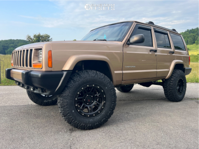2000 Jeep Cherokee with 15x8 -19 DX4 Rebel and 31/10.5R15 Milestar ...