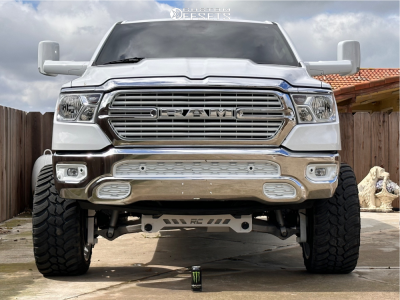 2019 Ram 1500 with 22x12 -44 KG1 Forged Rays and 33/12.5R22 AMP Mud ...