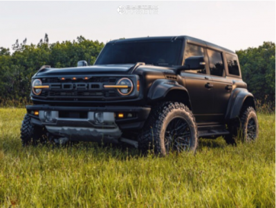 2022 Ford Bronco with 20x10 -18 Vossen HF6-5 and 35/12.5R20 Mickey ...