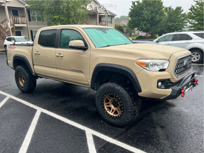 2018 Toyota Tacoma with 17x9 -12 Method Mr312 and 285/70R17 Nitto Ridge ...