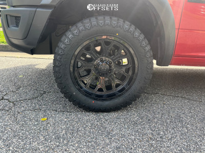 2022 Ram 1500 Classic with 20x10 -19 TIS 560B and 33/12.5R20 Versatyre ...