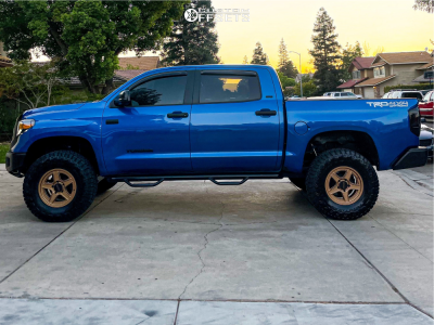 2017 Toyota Tundra with 18x8.5 40 Method Mr319 and 37/12.5R18 Toyo ...