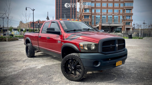 2008 Dodge Ram 2500 with 22x10 -18 Moto Metal Mo962 and 33/12.5R22 ...