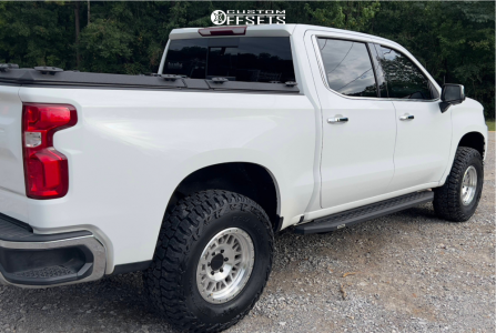 2021 Chevrolet Silverado 1500 with 17x9 -12 Raceline Ryno and 315/70R17 ...