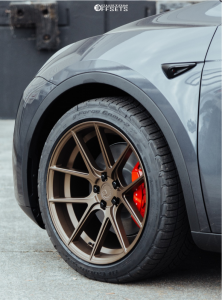 2023 Tesla Y with 20x10.5 45 Aodhan Aff3 and 275/40R20 BFGoodrich G ...