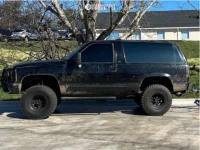 1993 GMC Yukon with 15x10 -44 Pro Comp Series 51 and 33/12.5R15 ...