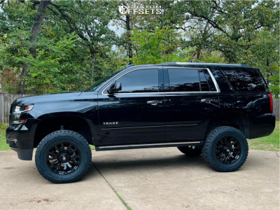 2019 Chevrolet Tahoe with 18x9.5 15 V-Rock Recoil and 275/70R18 ...
