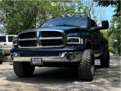 2004 Dodge Ram 1500 with 22x12 -51 Vision Spyder and 33/12.5R22 Venom ...