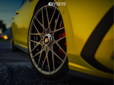 2022 Volkswagen GTI with 19x8.5 45 Rotiform Rse and 235/35R19 ...